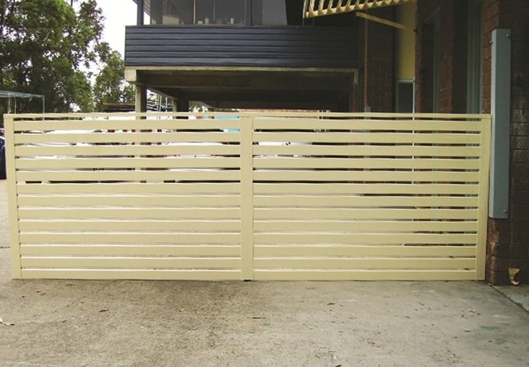 Louvre Privacy & Sun Screens - Lifestyle Awnings
