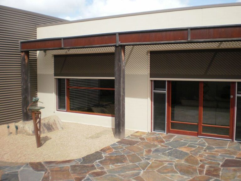 Vertiscreen - Lifestyle Awnings